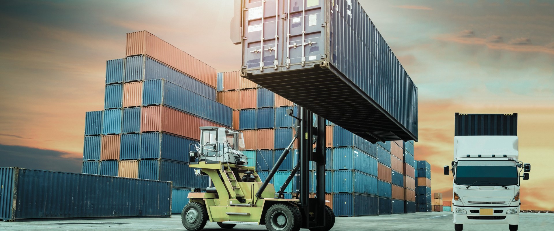 What is a Drop Fee in Drayage and How Can You Reduce Shipping Rates?
